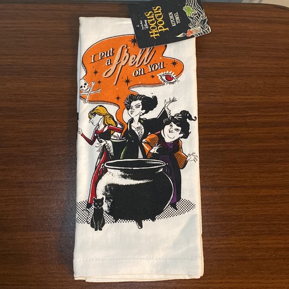 Disney | Kitchen | Nwt 2 Disney Hocus Pocus Kitchen Towels | Poshmark